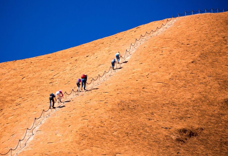 Megalophobia Pictures: Understanding Fear of Large Objects - Health Spot