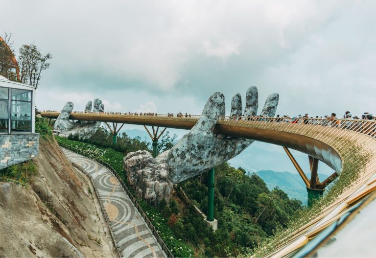 Megalophobia Pictures: Understanding Fear of Large Objects - Health Spot